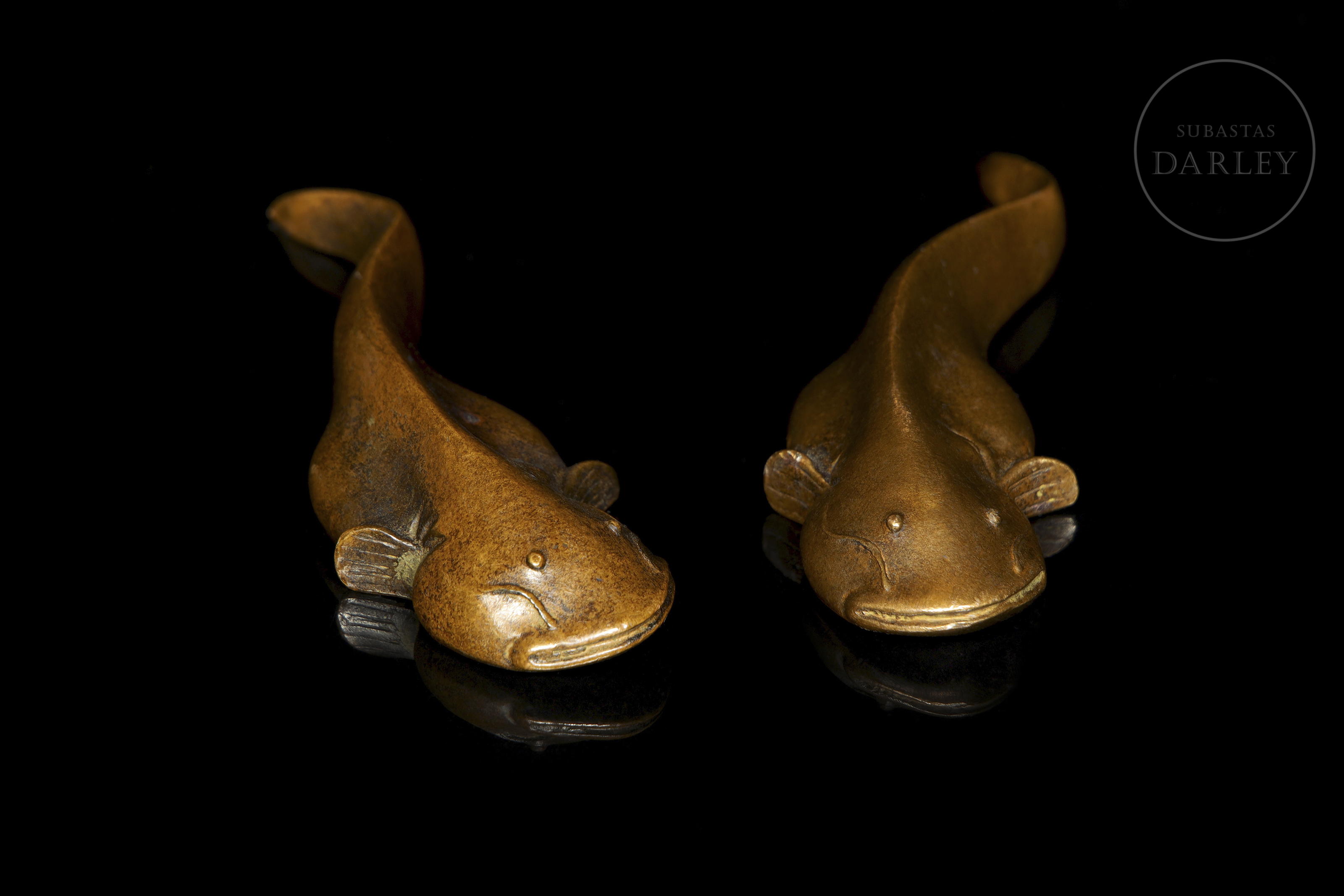 Pareja de figuras de bronce "Peces gato", dinastía Qing